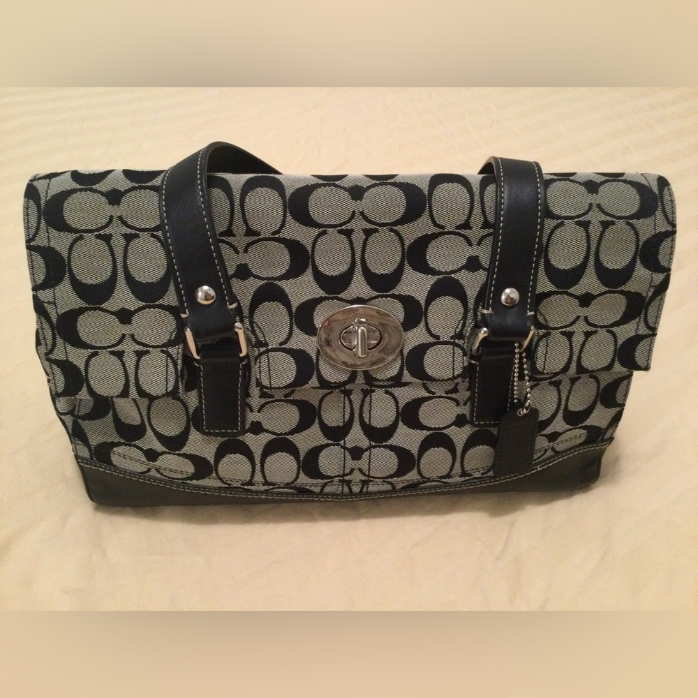 Coach Hampton Signature Flap Satchel. Smoke Free And … - Gem